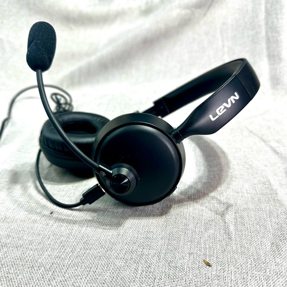 Headphones | Levn Black Wired Headset With Microphone | Poshmark